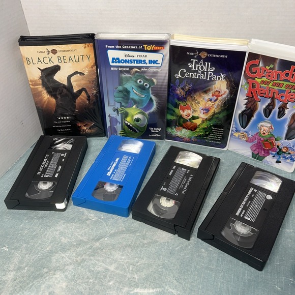 Portable Audio & Video | Variety Of Childrens Warner Brothers Clamshell ...